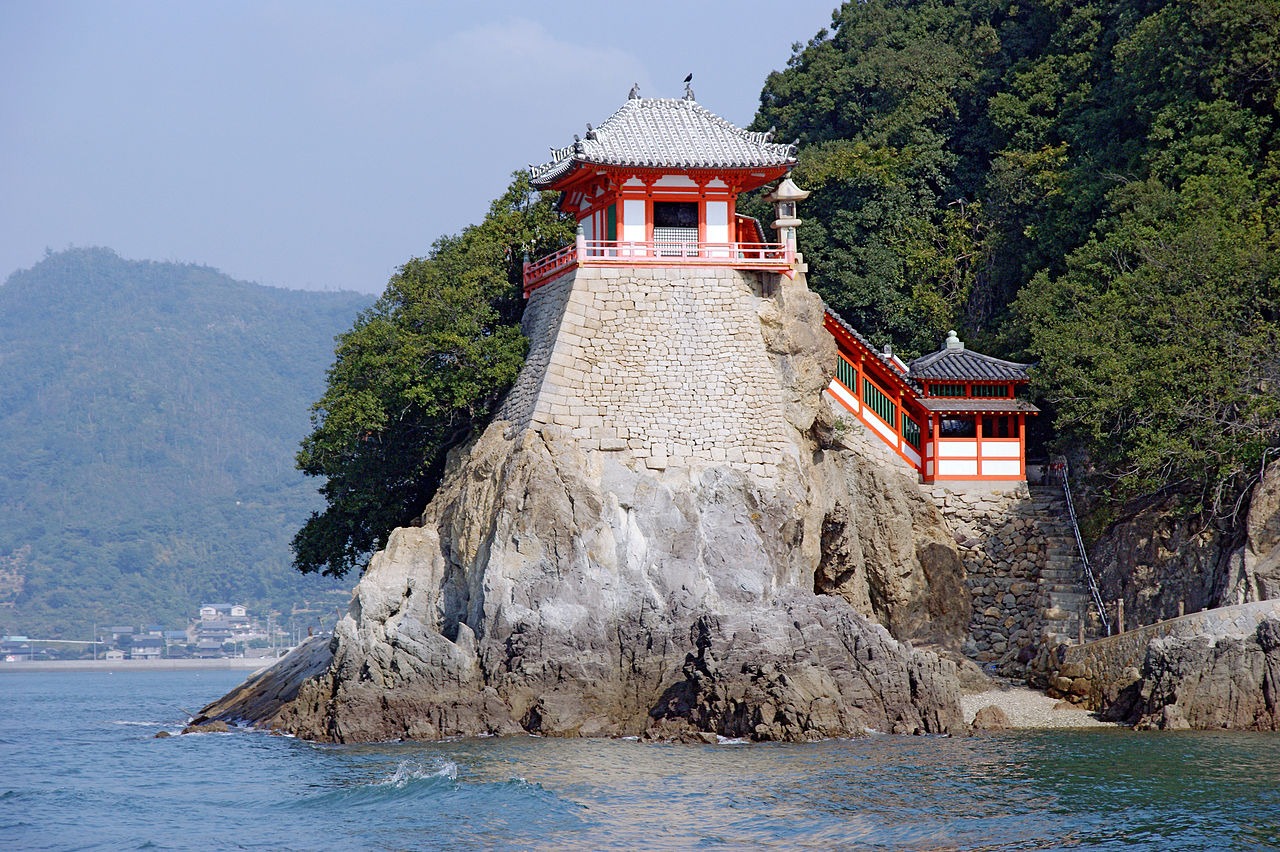 Tomonoura Japan - The Port That Inspired "Ponyo on the Cliff"