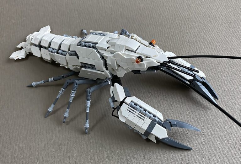 [PHOTOS] This Japanese Artist Creates Futuristic Animals With.. LEGO!