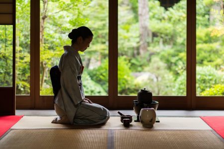 Why Japanese People are so Polite? 10 Reasons [Explained]