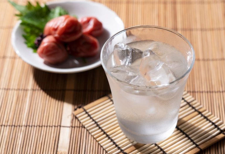 Why Japanese Always Drink Cold Water - The 5 Main Reasons