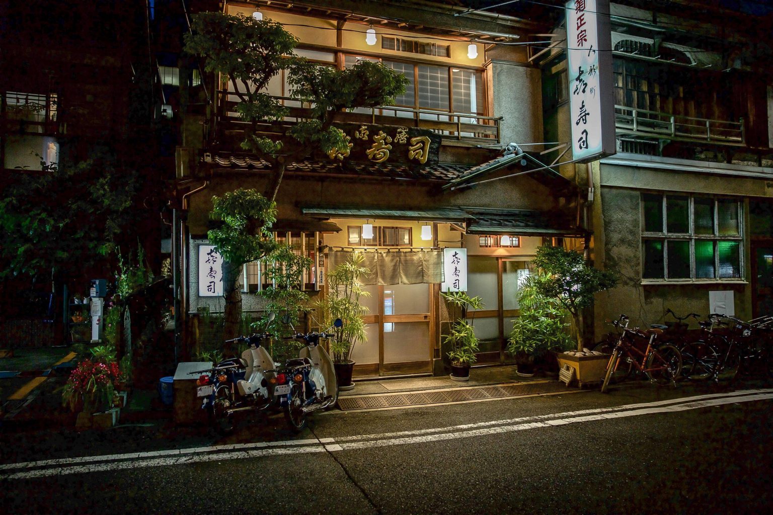 14 Must-Try Omakase Sushi Restaurants in Tokyo In 2025