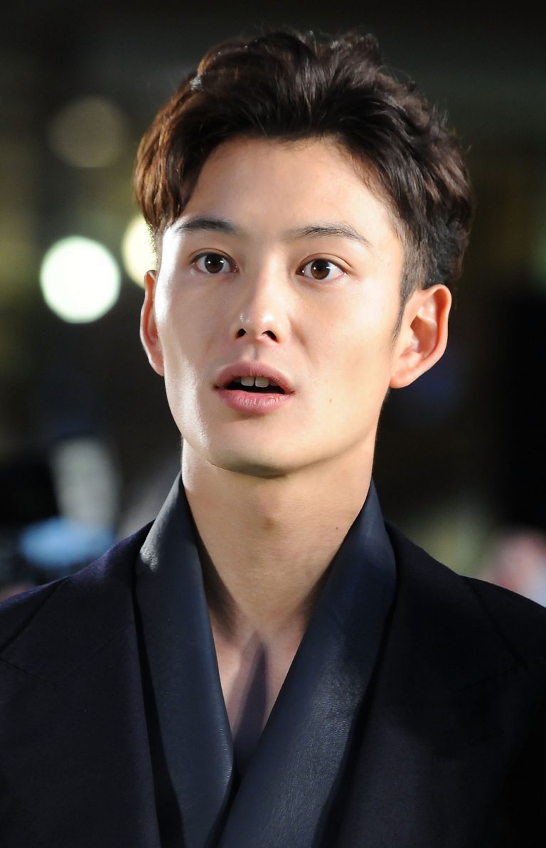 Japanese Male Beauty Standards - What The Ideal Man Looks Like